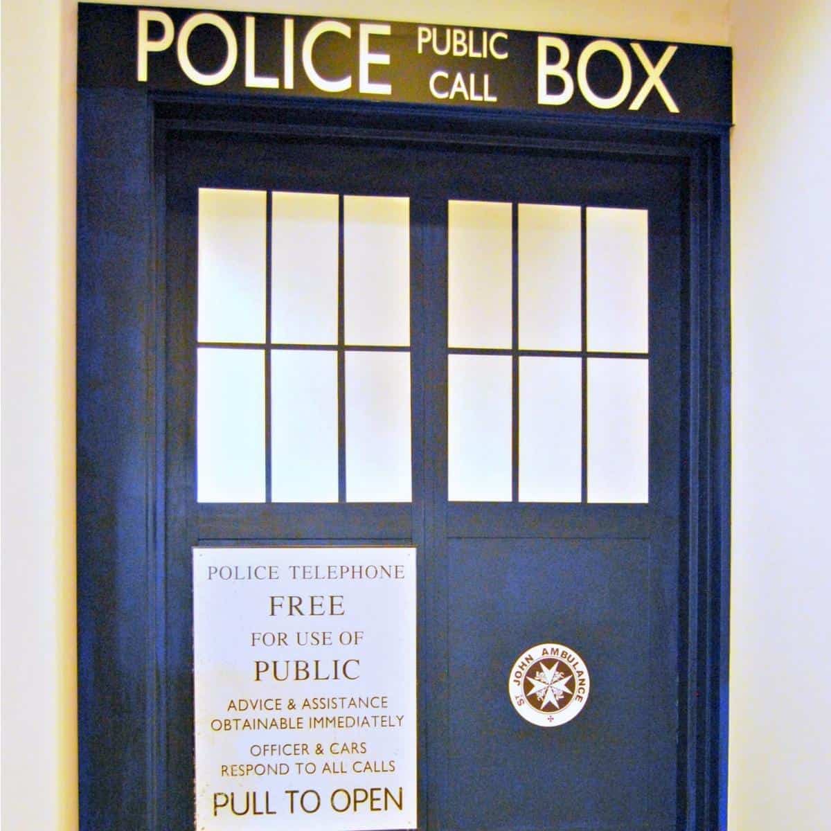 How to Make a TARDIS door - The Handyman's Daughter