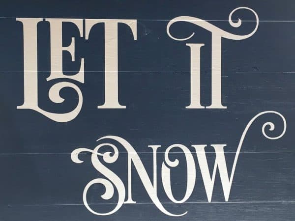 DIY Let it Snow Wood Sign with 3D Snowflakes - The Handyman's Daughter