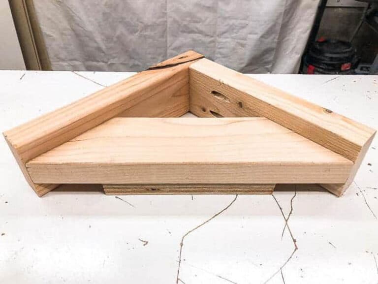 Easy DIY Garden Tool Rack