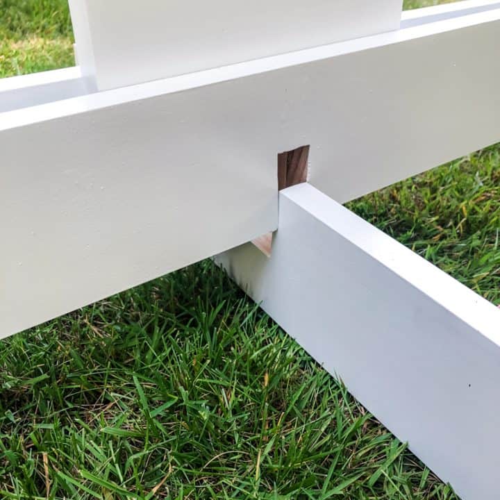 Easy DIY Cornhole Scoreboard with Free Plans - The Handyman's Daughter