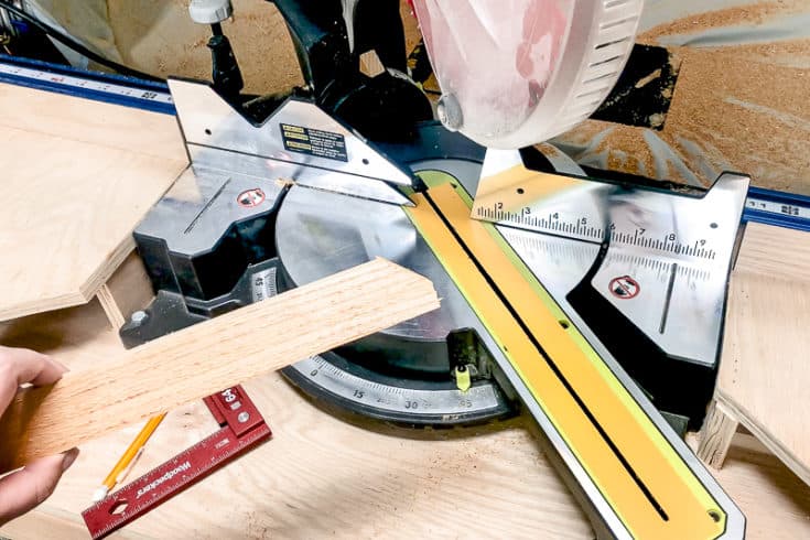 DIY Balcony Railing Table with Plans - The Handyman's Daughter