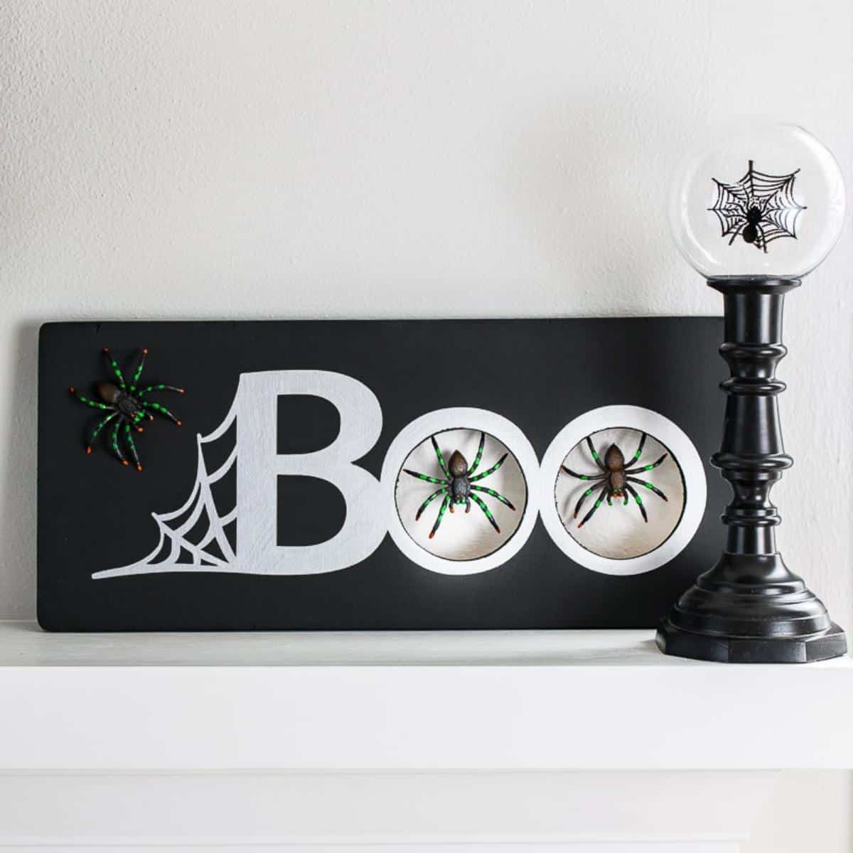DIY Halloween Spider Decoration for your Mantel - The Handyman's Daughter