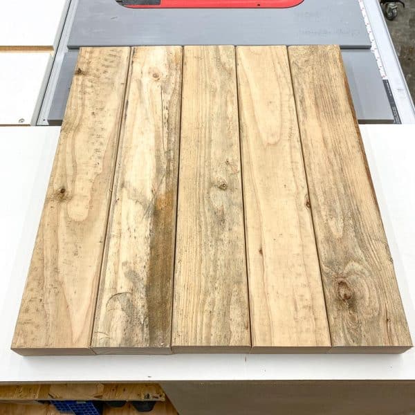 DIY Rustic End Table [with plans] - The Handyman's Daughter