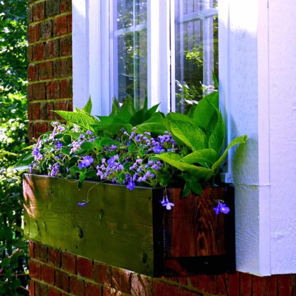 20 Gorgeous DIY Window Box Planter Ideas - The Handyman's Daughter
