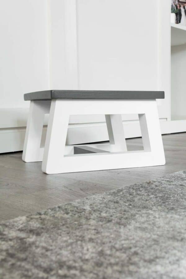 15 Easy DIY Step Stool Ideas for Kids and Adults - The Handyman's Daughter