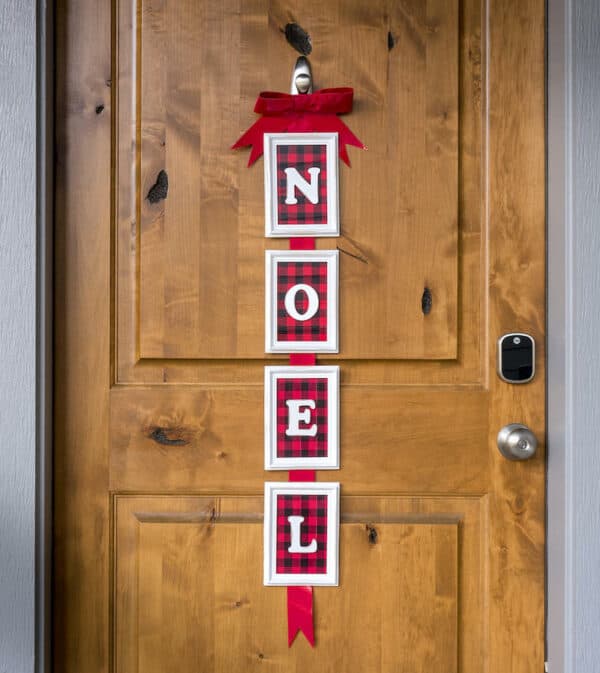 20 Festive DIY Christmas Signs You Can Make - The Handyman's Daughter