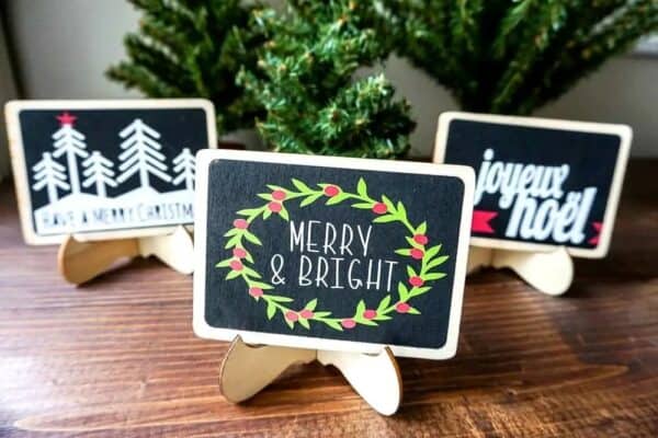 20 Festive DIY Christmas Signs You Can Make - The Handyman's Daughter