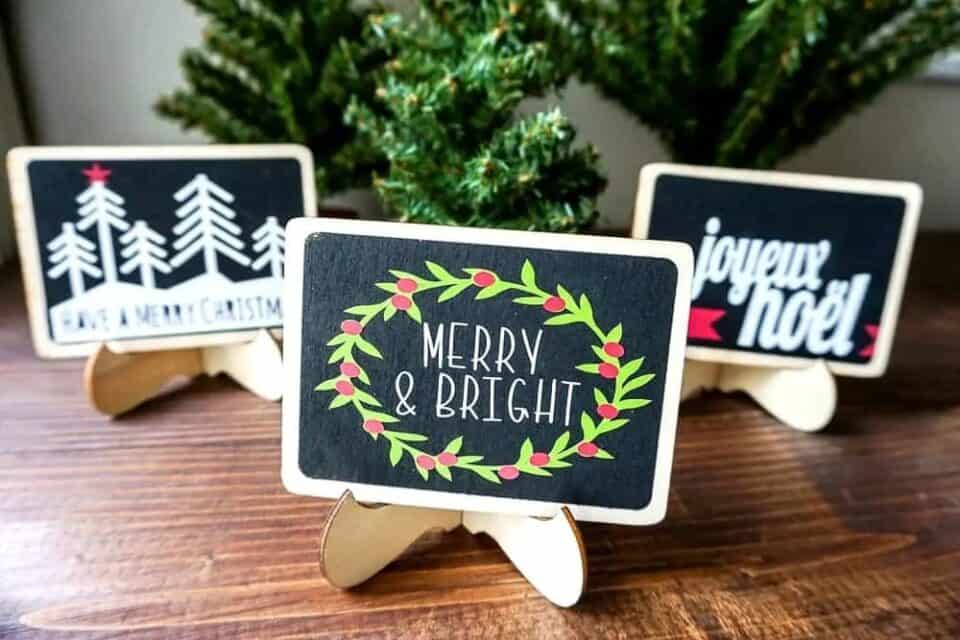 20 Festive DIY Christmas Signs You Can Make - The Handyman's Daughter