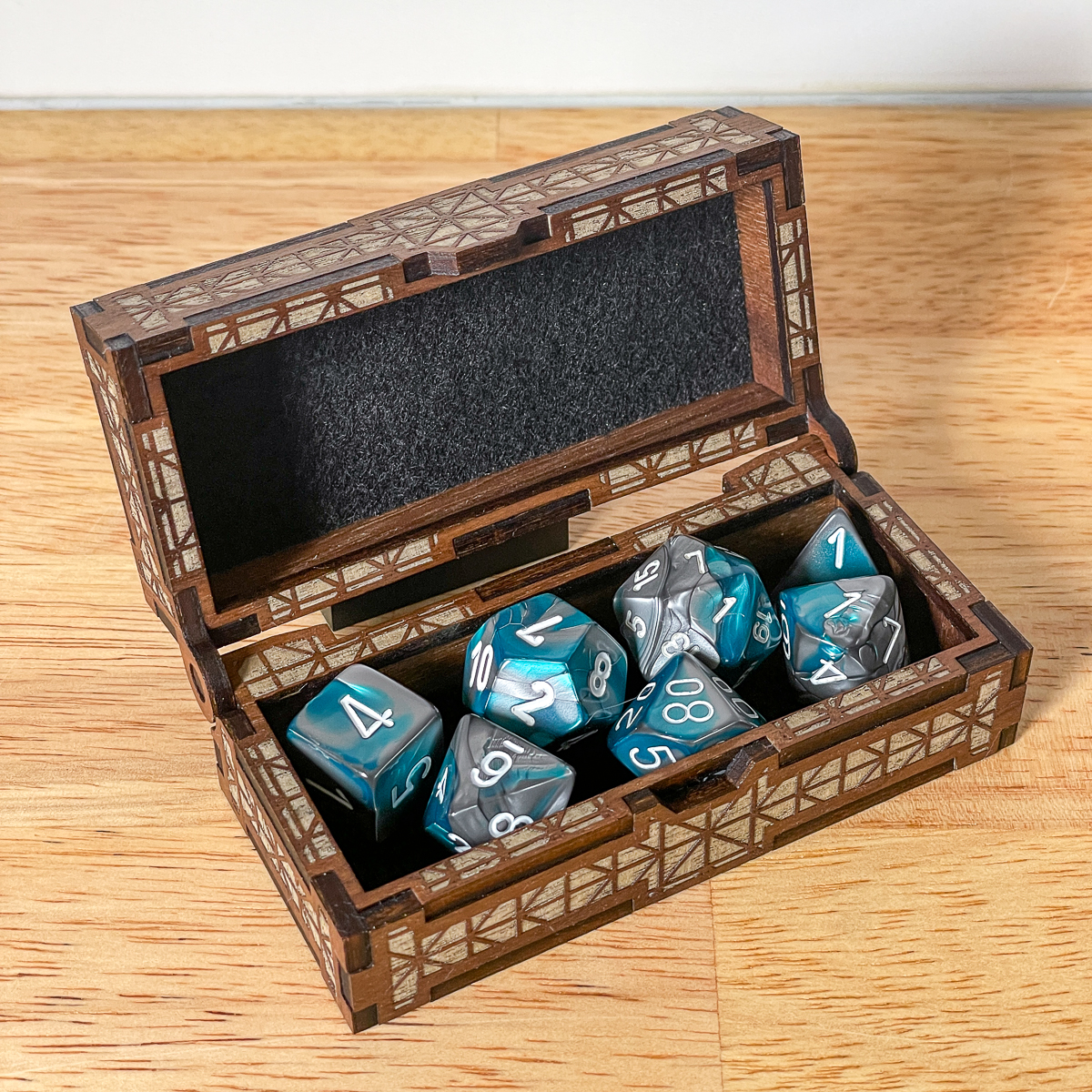 DIY Dice Box [Laser Cutter Project] - The Handyman's Daughter