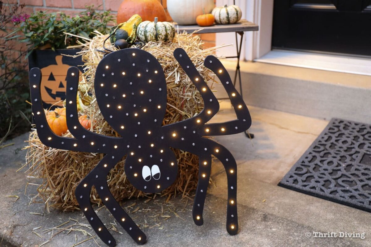 15 Creepy-Crawly DIY Halloween Spider Decoration Ideas - The Handyman's ...